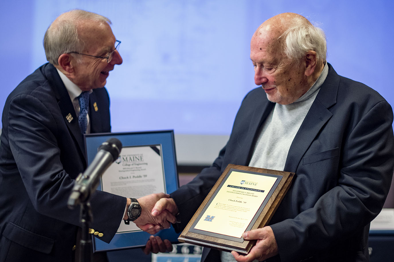Muere Chuck Peddle, el ingeniero que hizo los microchips accesibles a ...
